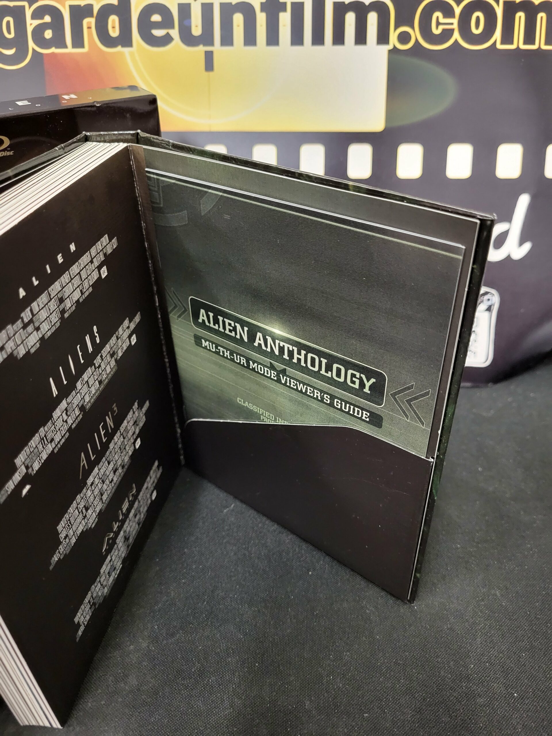 ANTHOLOGIE ALIEN / ALIEN ANTHOLOGY Alien: Le Huitième Passager & Aliens ...