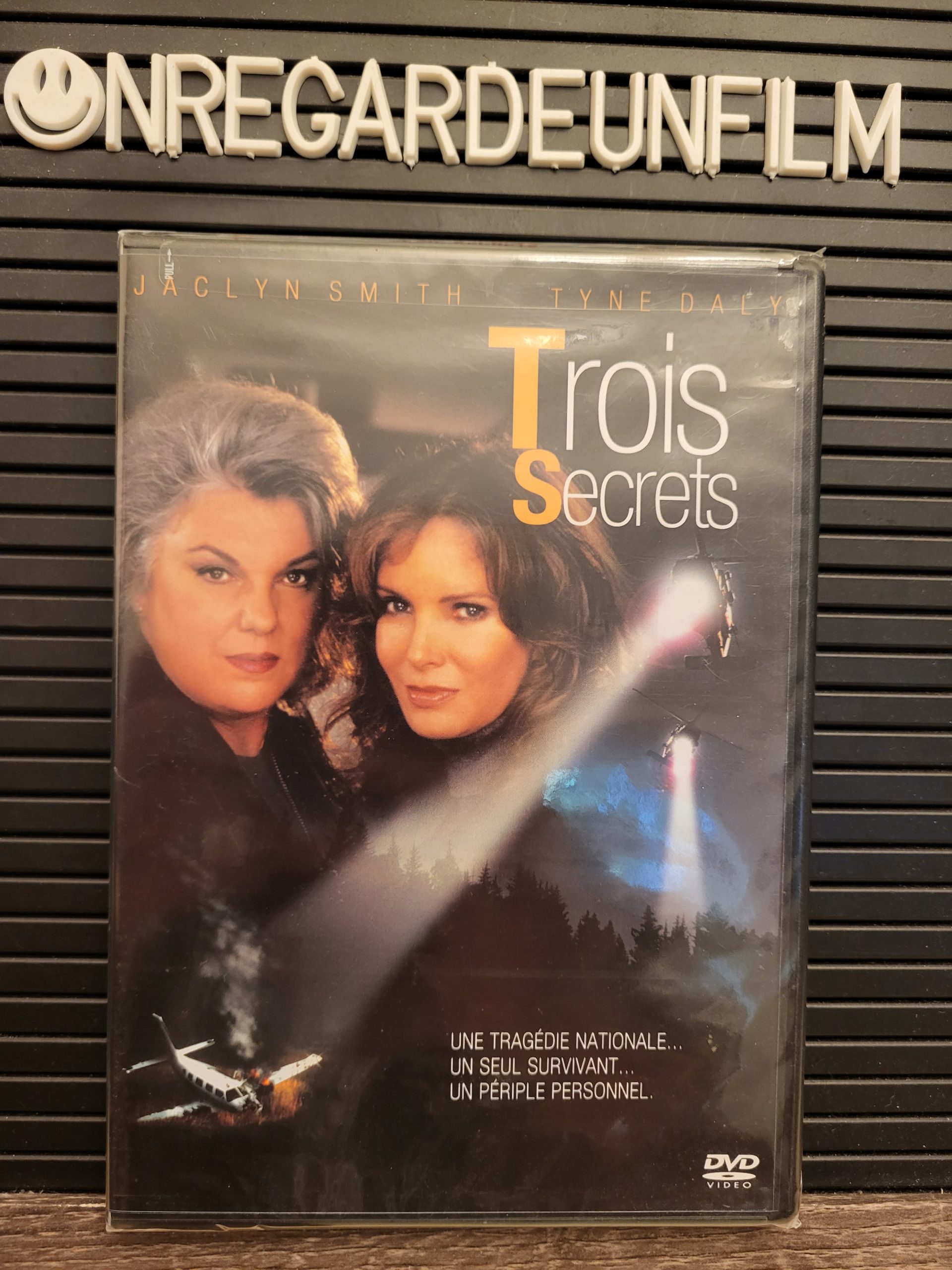 Trois Secrets (Secrets partagés) / Three Secrets (1999) - Boutique Ciné-Dvd