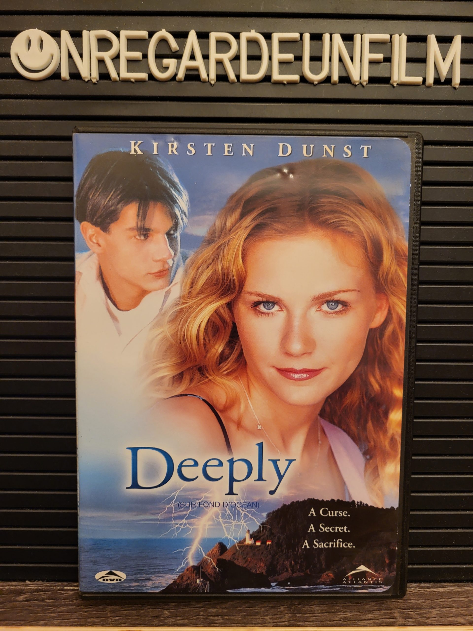 Sur Fond d’Océan / Deeply (2000) – Boutique Ciné-Dvd
